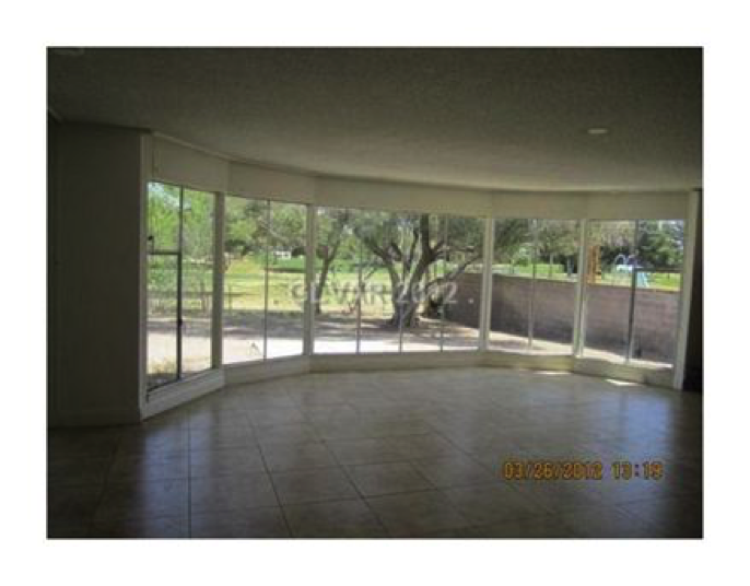 Rescuing a Desert City Mid-Century Modern Flipper | Secret Design Studio